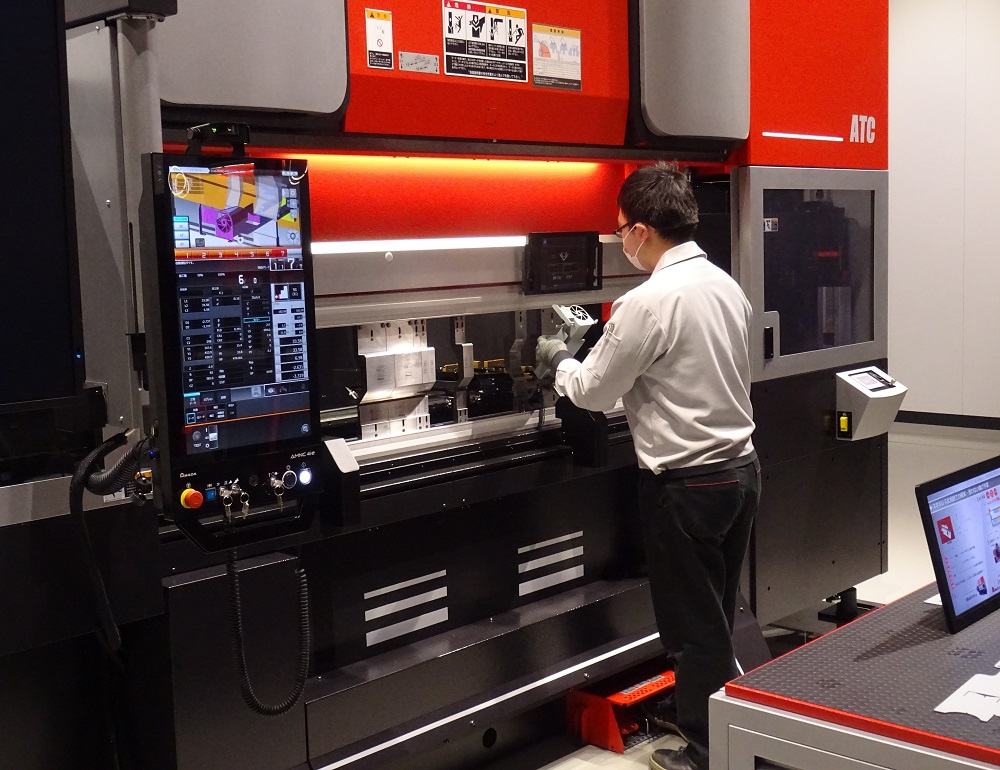 AMADA opens new innovation center to showcase latest metalworking ...